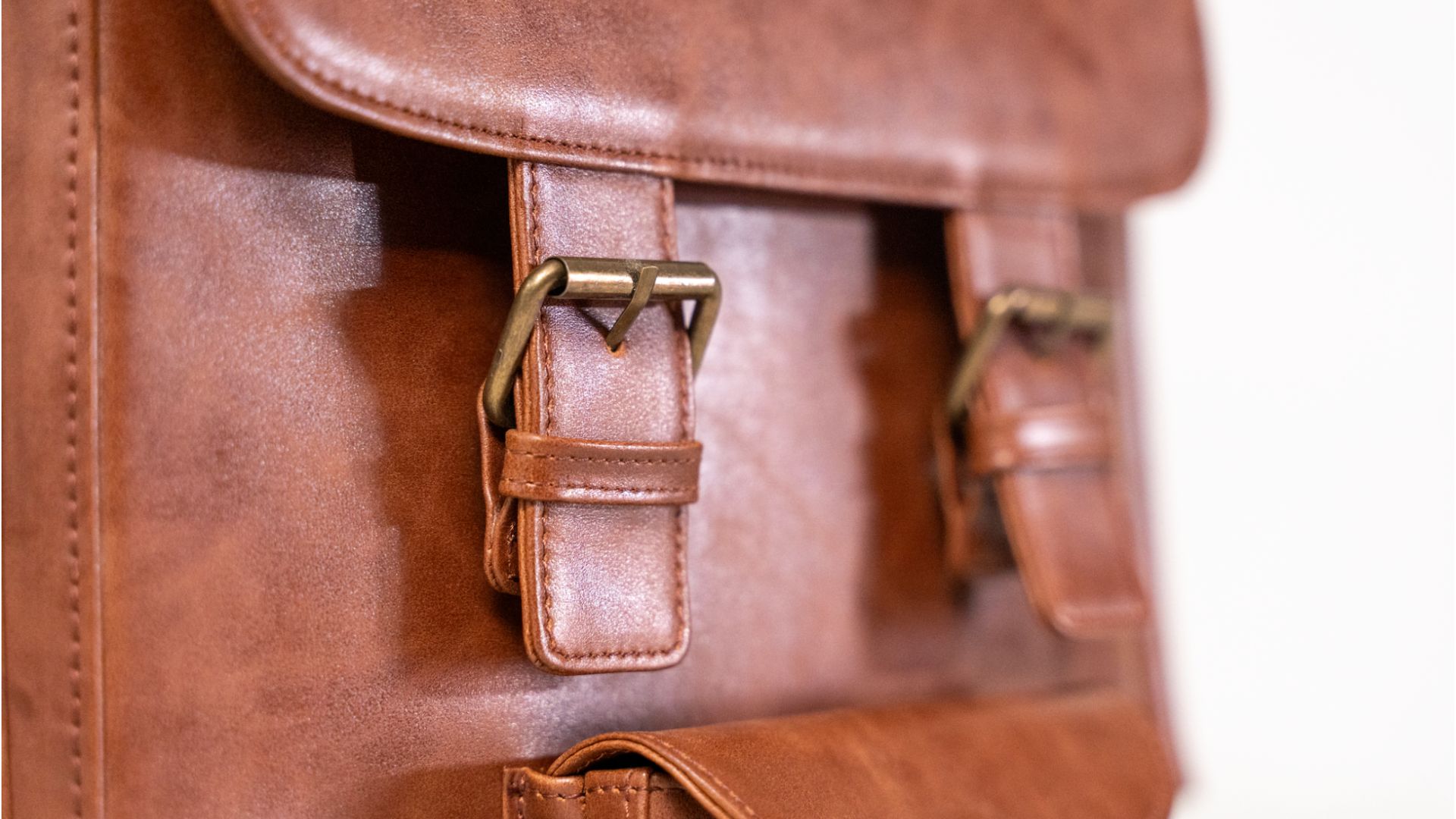 Lara's Backpack & Journal, Tomb Raider Collector's Bundle, Collectibles ...